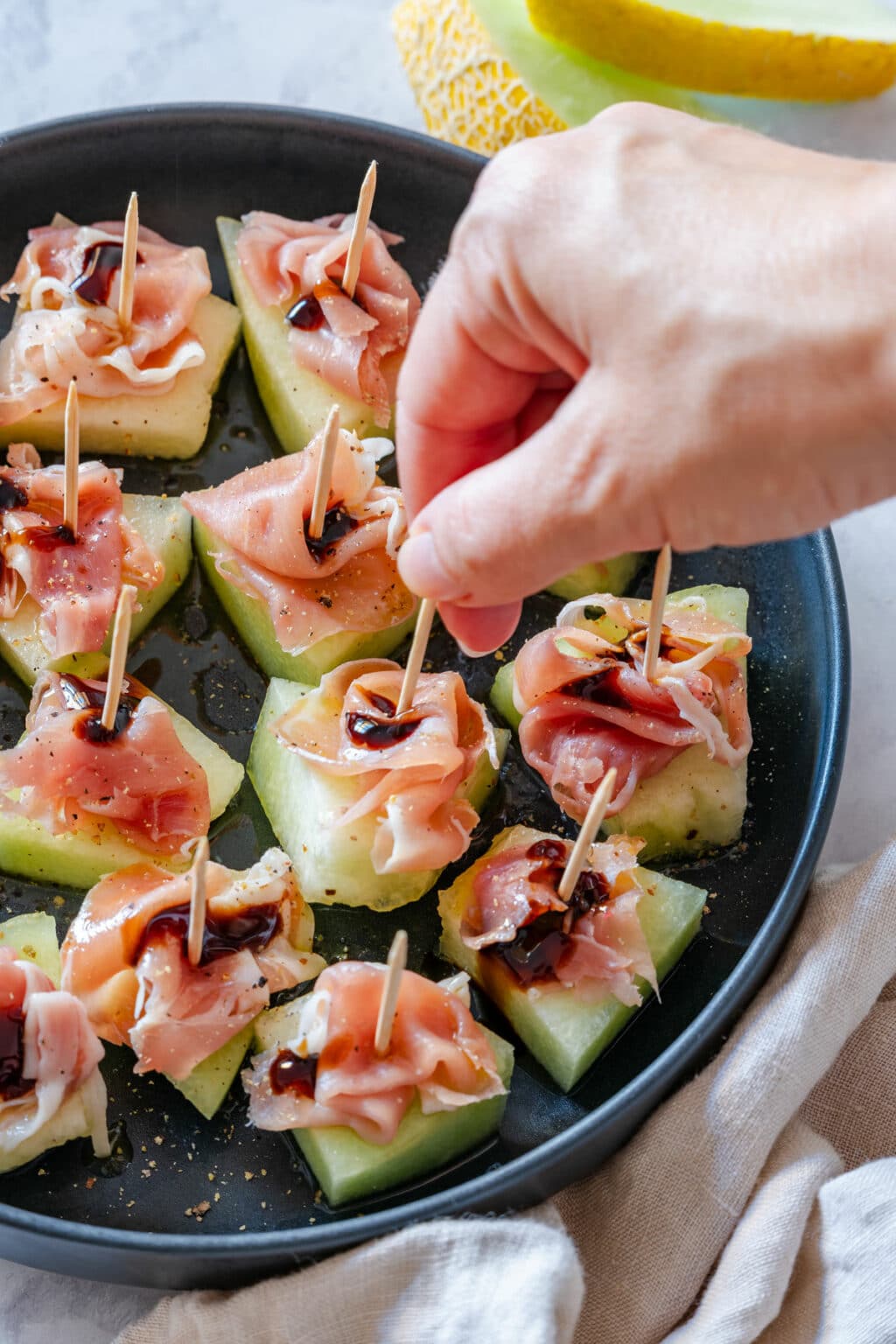 Prosciutto and Melon Appetizers – Appetizer Addiction