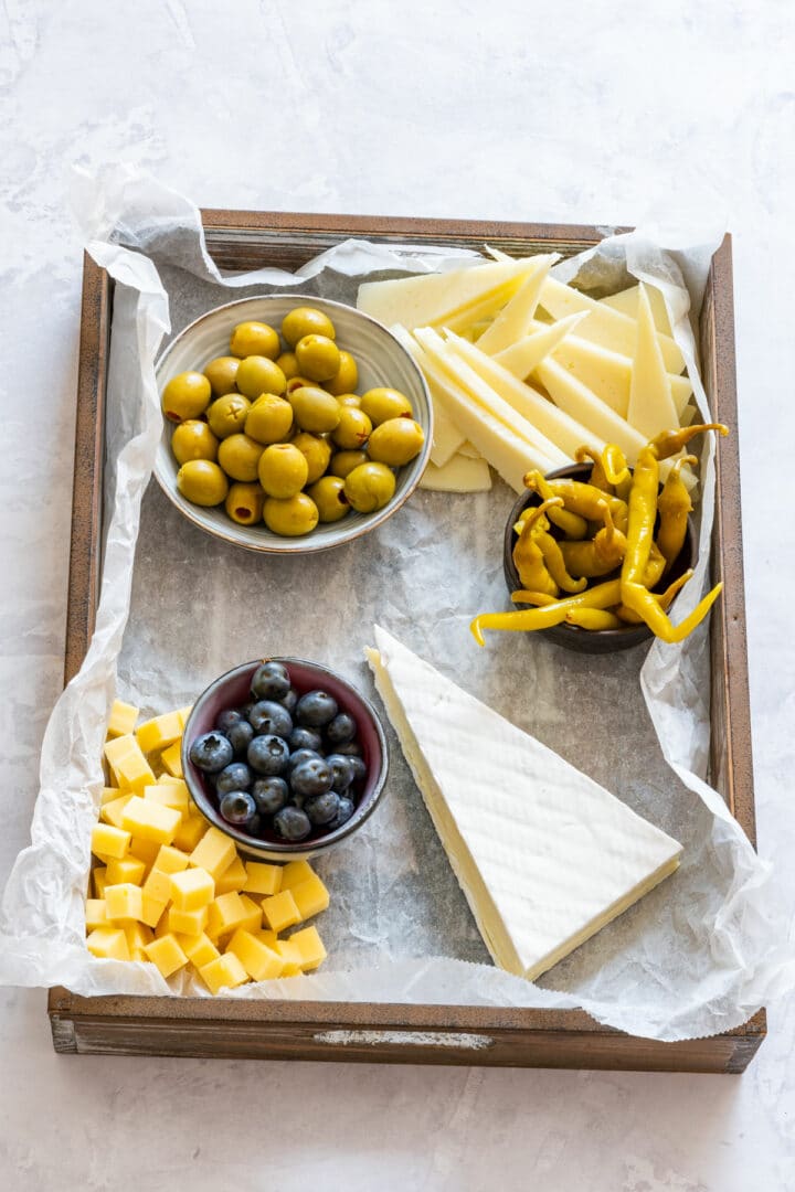 Simple Charcuterie Board – Appetizer Addiction