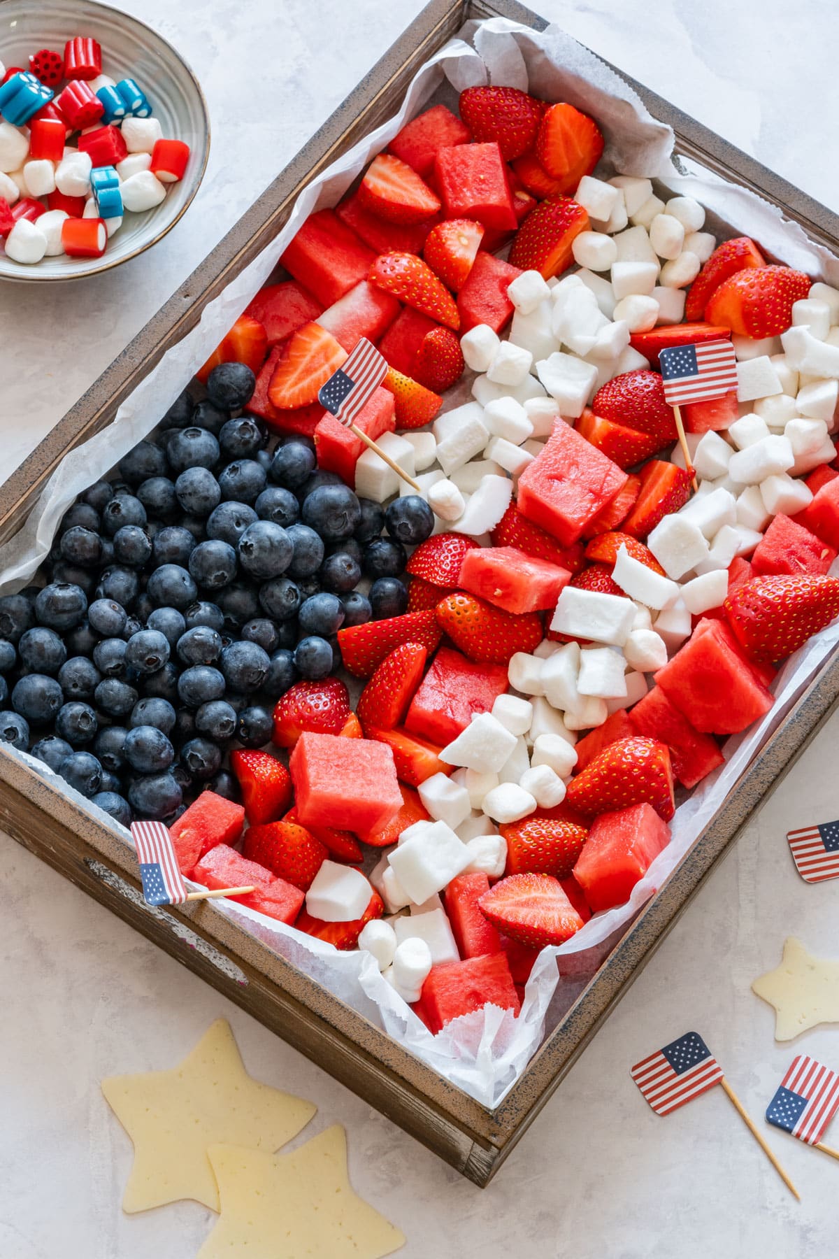 4th of July Fruit Platter (Easy Flag Fruit Tray) – Appetizer Addiction